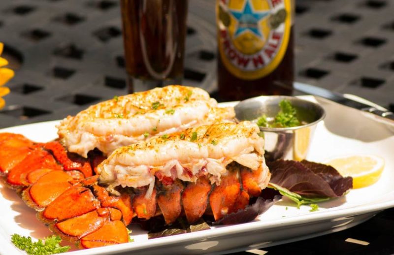 Jacksonville fine dining at The Club Continental on the St. Johns River